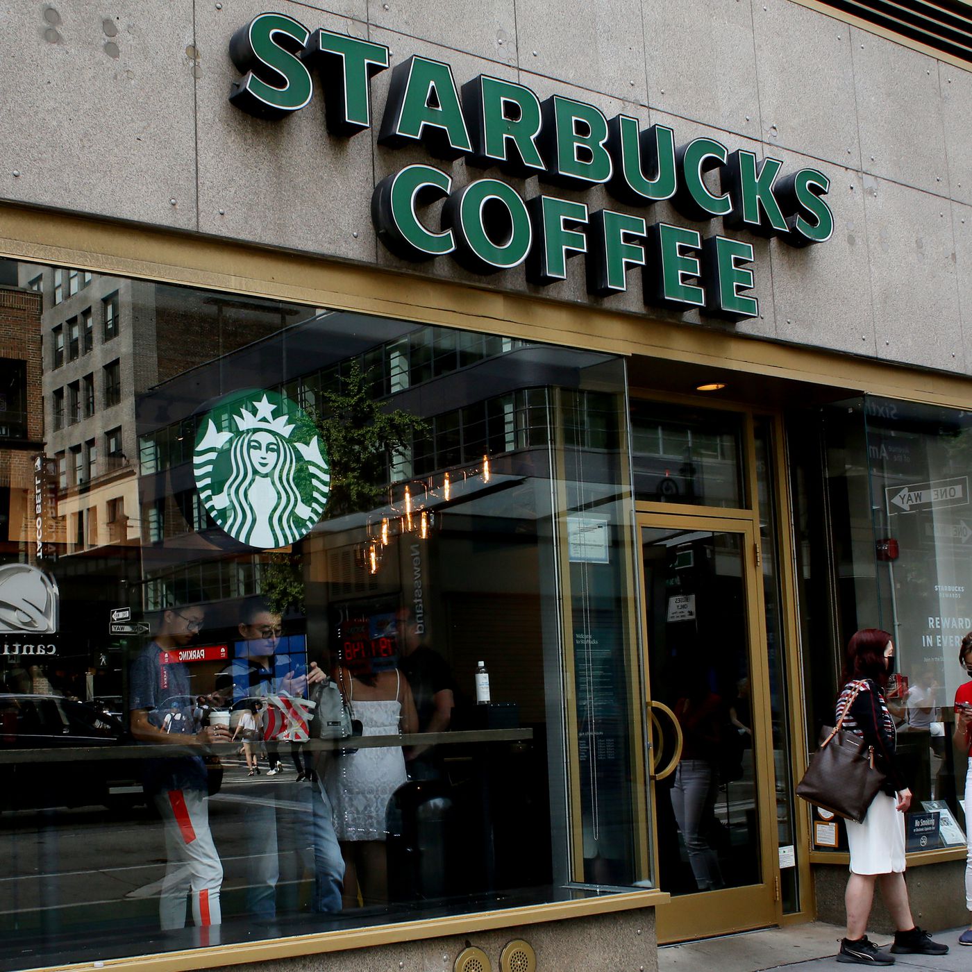 Retail Branding: Strategies for Building a Strong Identity